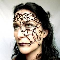 Gothic Vine Half Mask on Luulla